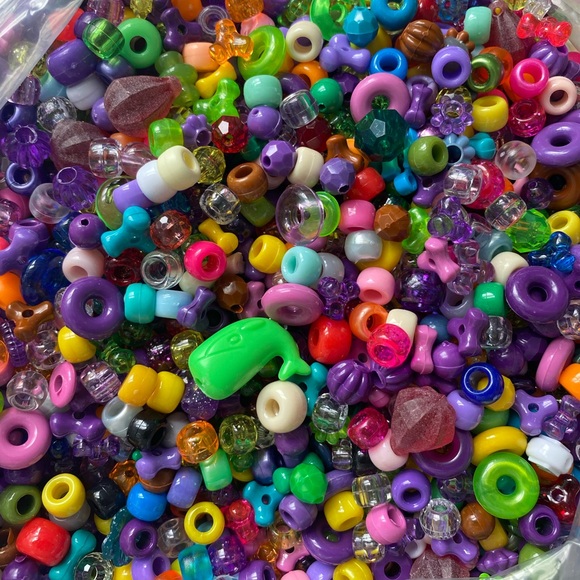 Office | 1 Lbs Of Craft Beads Mixed Sizes Colors Animals Shapes Glow In ...